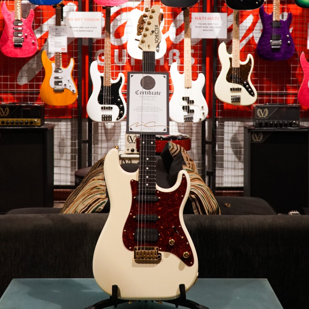 Schecter Usa Custom Shop Traditional Hss – Vintage White Gold Hardware ...