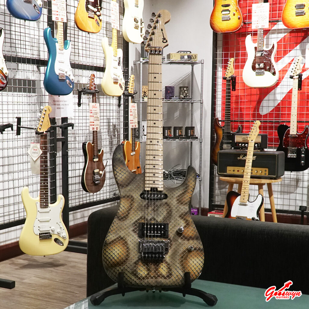 Charvel Warren DeMartini Signature Pro Mod Snakeskin 2015 – Gooswyn Guitar